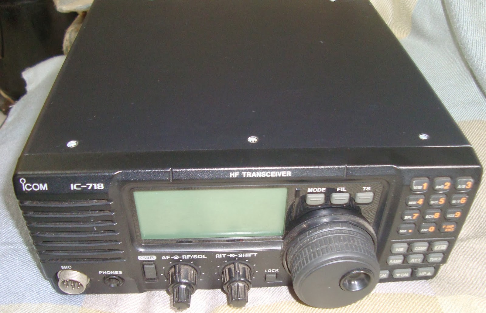 RADIO SELLER: Icom IC 718 Japan ( Sold )