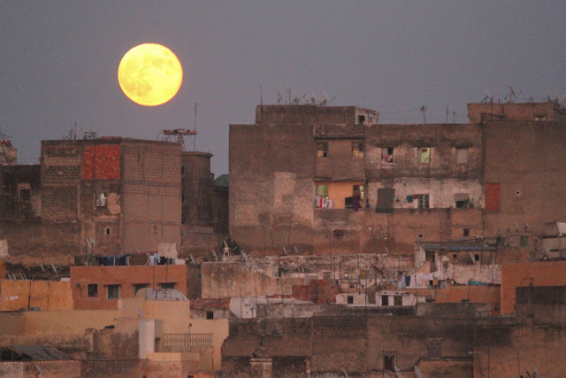 THE VIEW FROM FEZ: Moroccan Photo Of The Day - Moon Over Fez