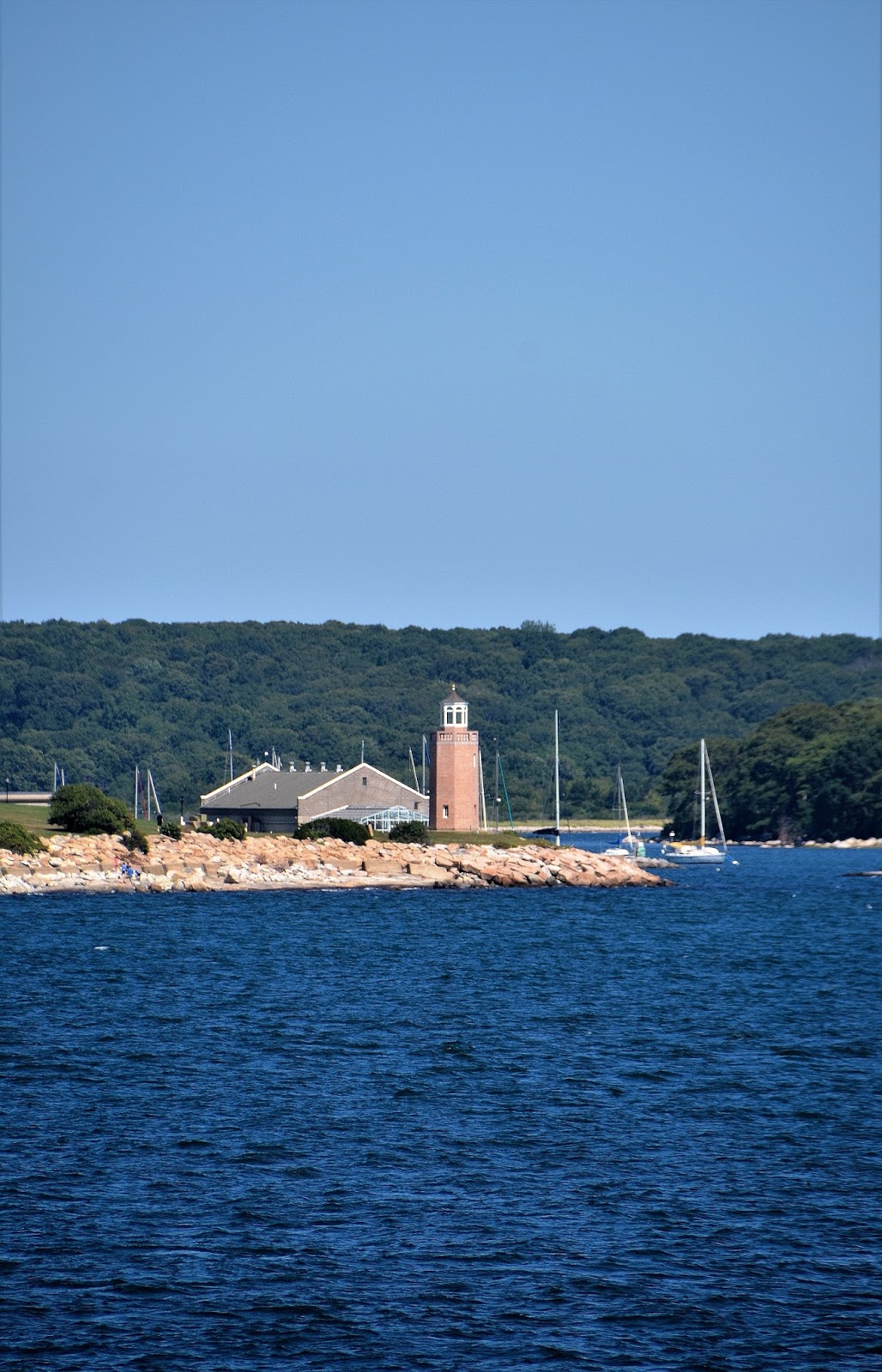 WC-LIGHTHOUSES: AVERY POINT LIGHTHOUSE-NEW LONDON, CONNECTICUT