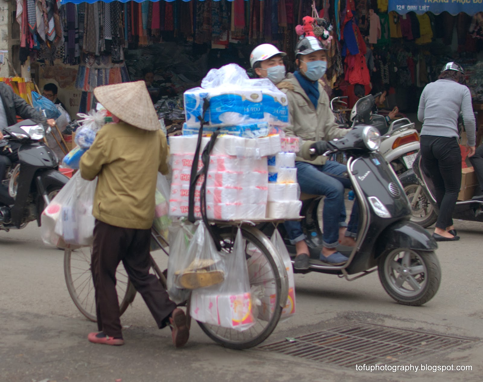 Tofu Photography: Overloaded bicycle