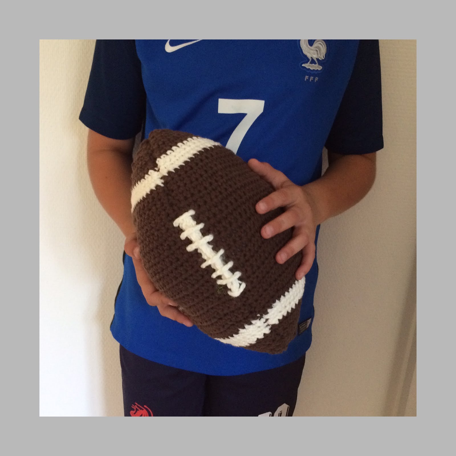 Au Crochet qui m'aille...: ballon de rugby