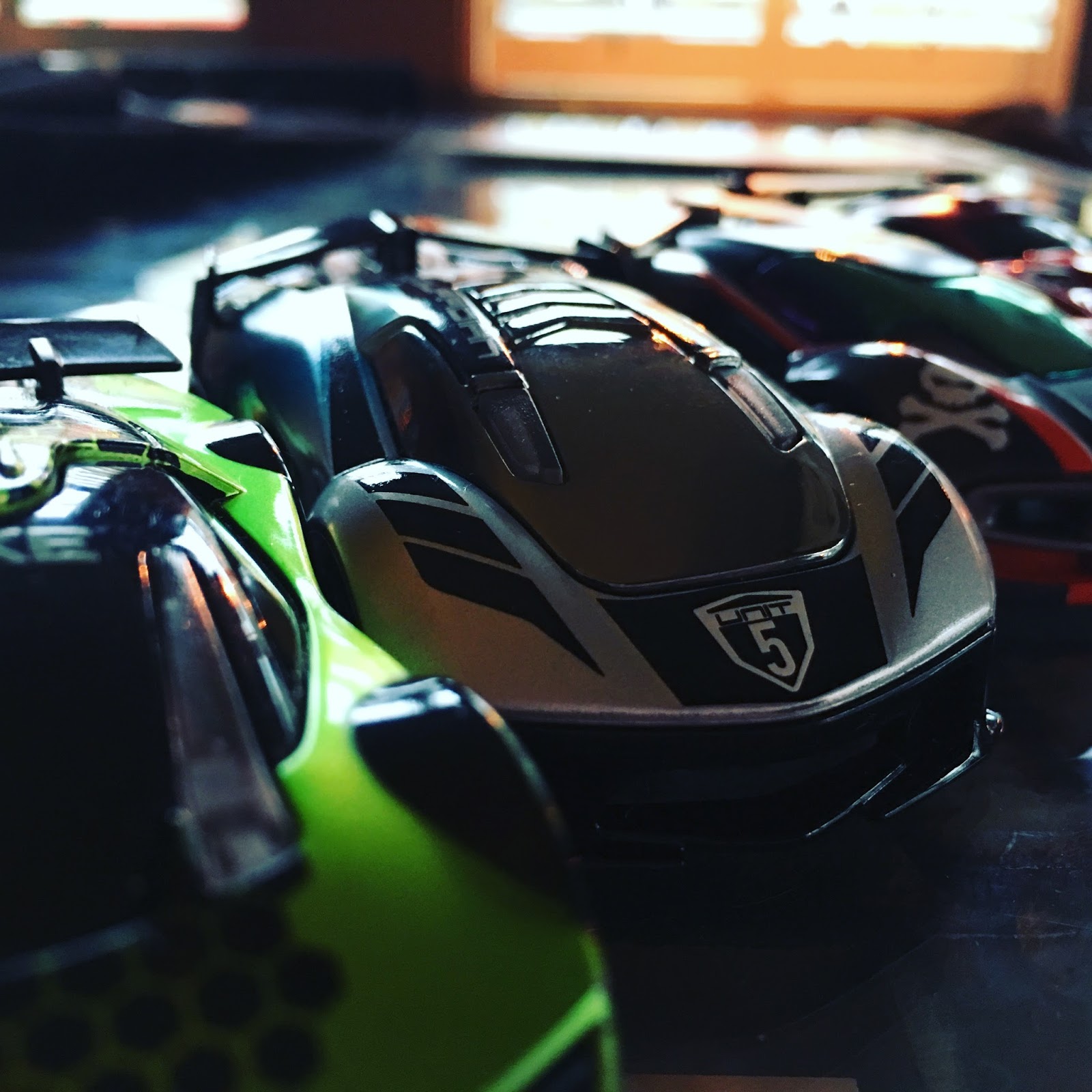 Anki OVERDRIVE. A thrilling battle racing game with Artificial ...