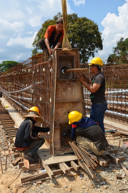 Construction of a new bridge at Dambai, Penampang, Sabah: May 2014
