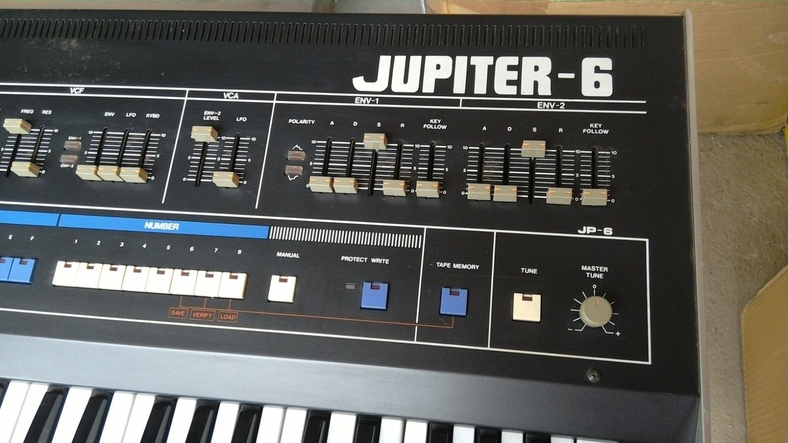 MATRIXSYNTH: Roland Jupiter-6 6voice Programmable Polyphonic Synthesizer