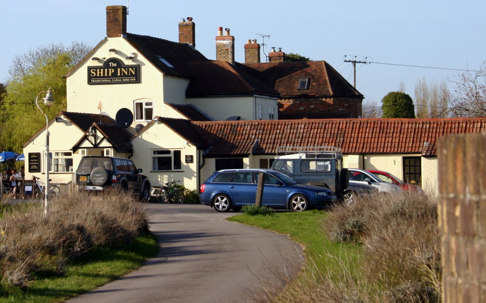 Walking the Coast of Britain: April 1st 2012 - The Ship Inn