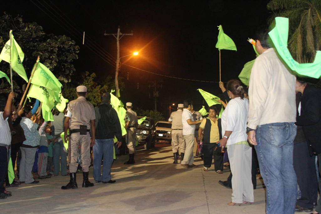 SANTA CRUZ PARA TODOS: ALCALDE INAUGURA 7 KM. DE PAVIMENTO EN EL ...