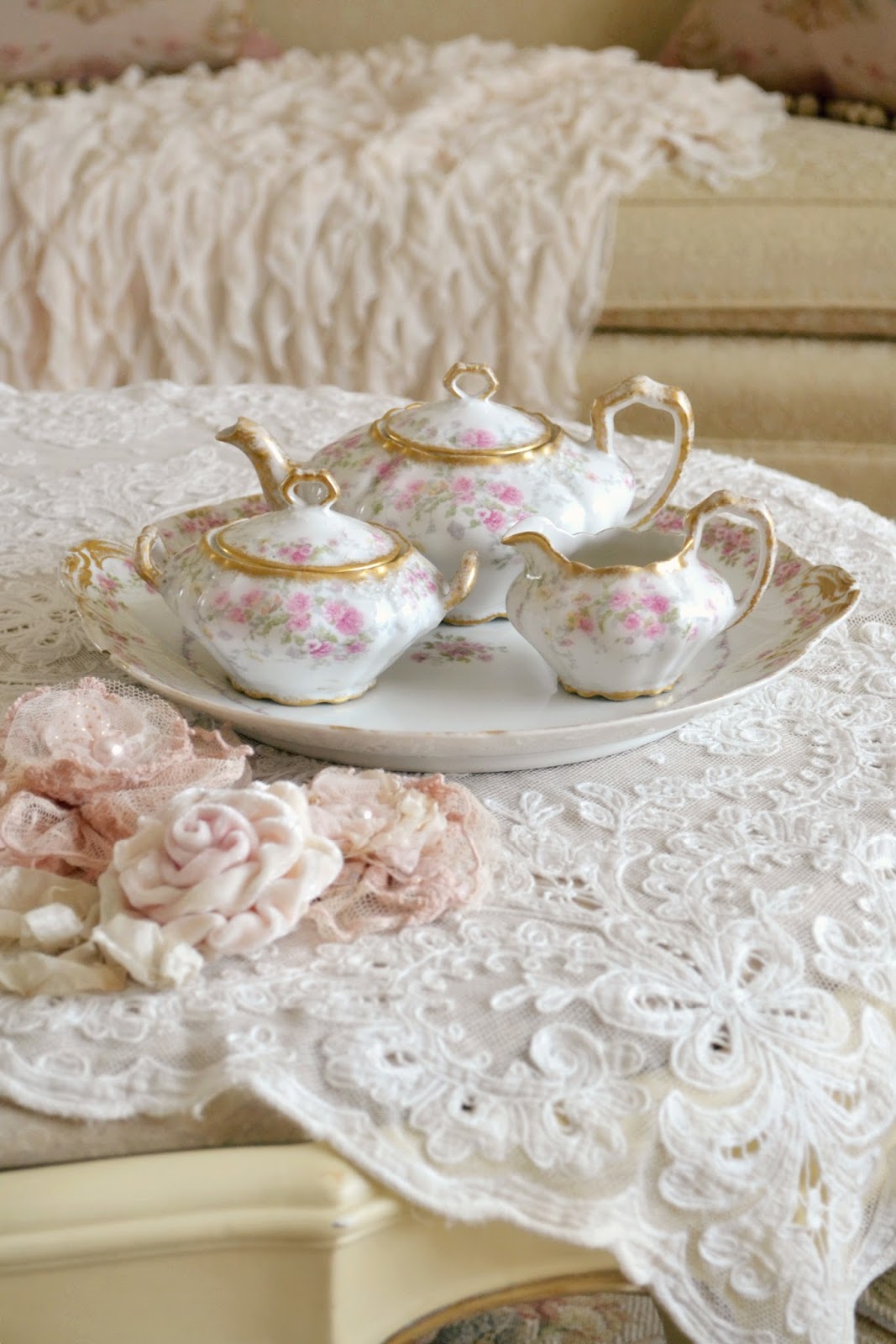 Jennelise: Porcelain, Pearls, and Pink