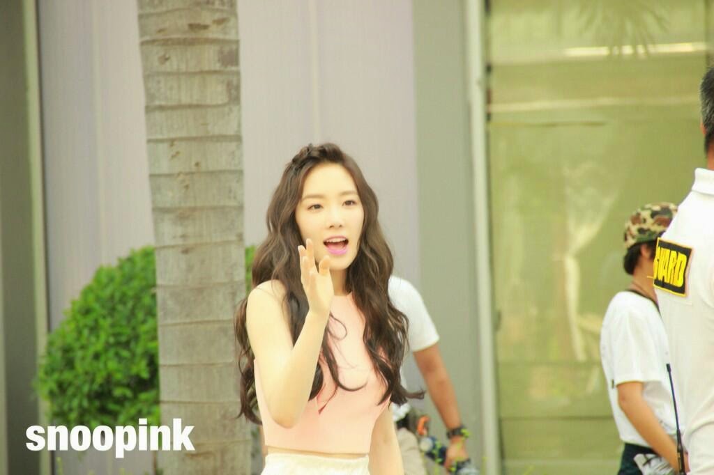 Soshi95: Taeyeon @ B-ing Commercial Filming Scene Pictures 090414
