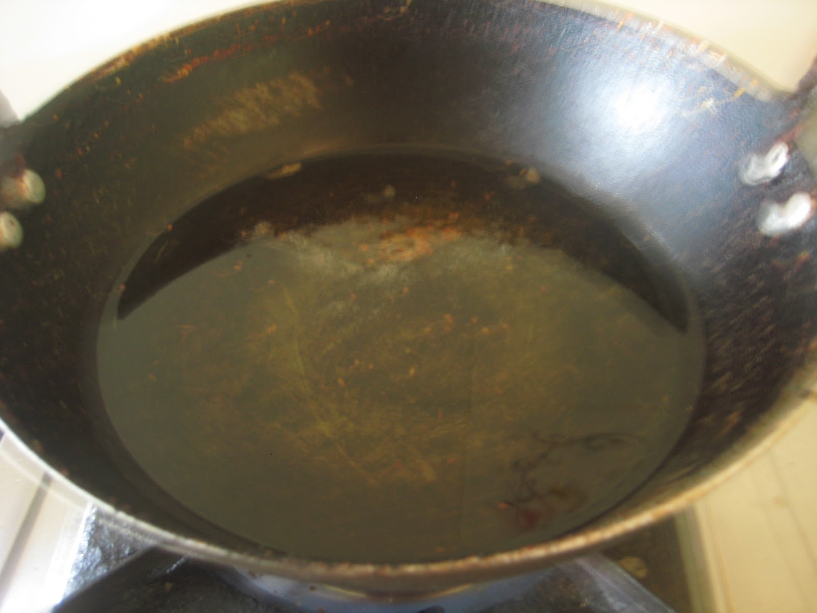 madhuri's kitchen: Tapioca Chips / Karra Pendalam Chips / cassava chips