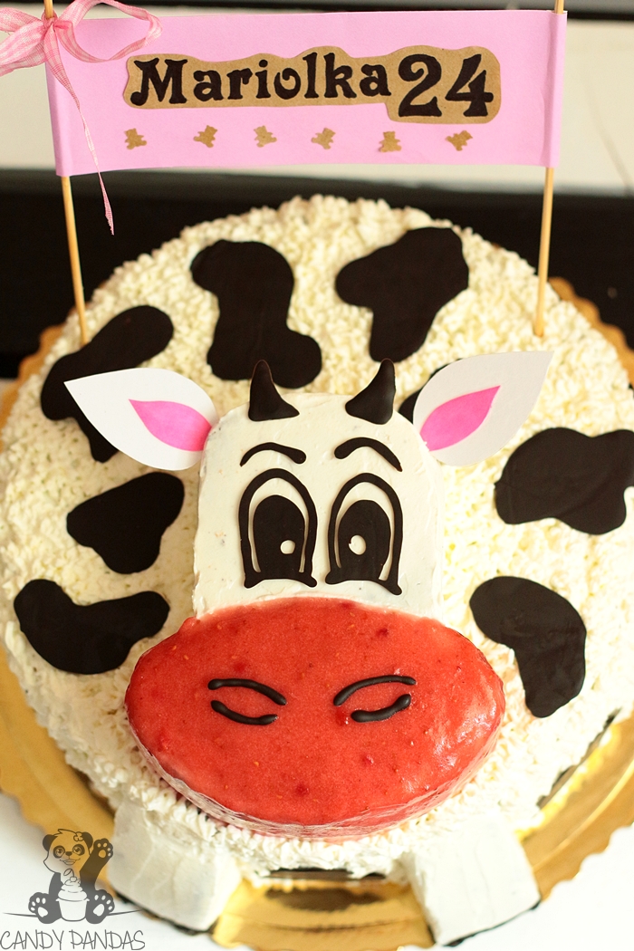 Tort krówka z łaciatym biszkoptem oraz kremem waniliowym i truskawkowym ...