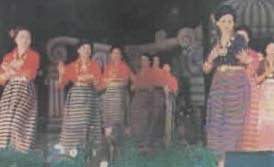 Tari Balumpa Tarian Daerah Binongko dan Buton Sulawesi Tenggara - Dunia ...