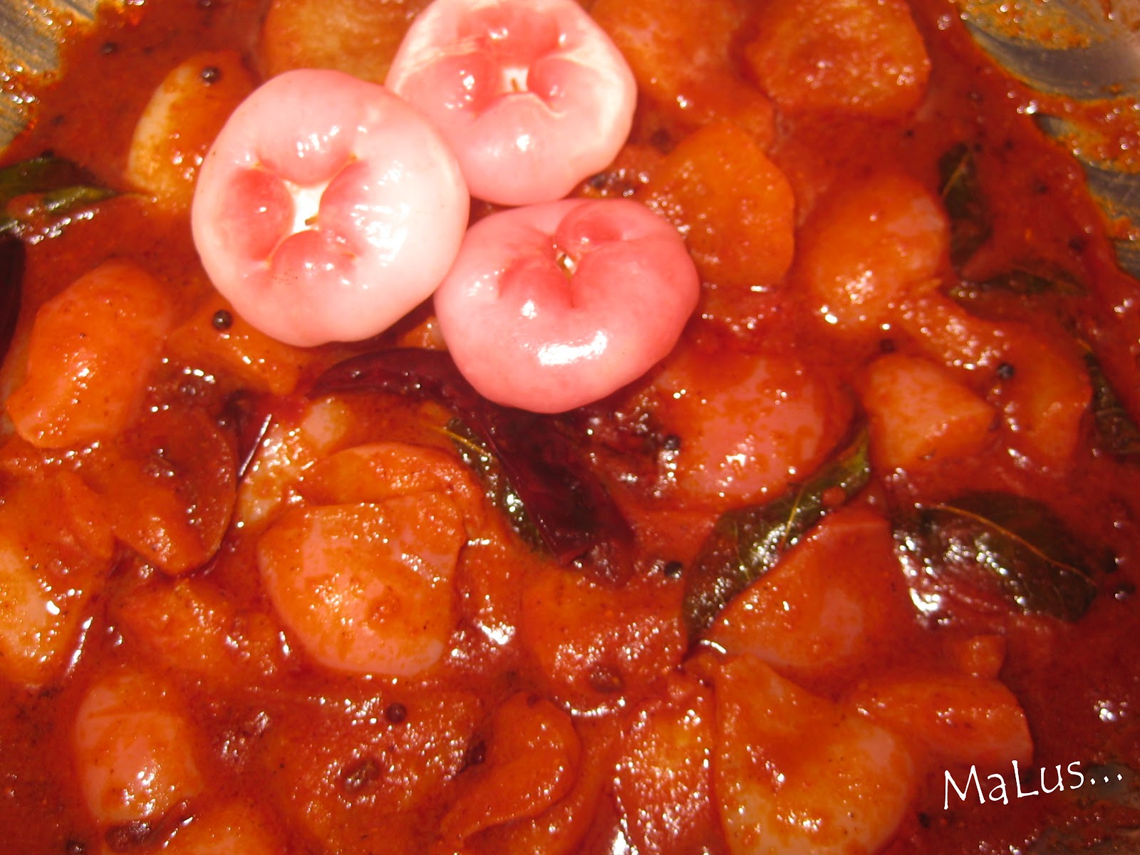 The Art Of CooKinG: Chambakka/rose apple pickle