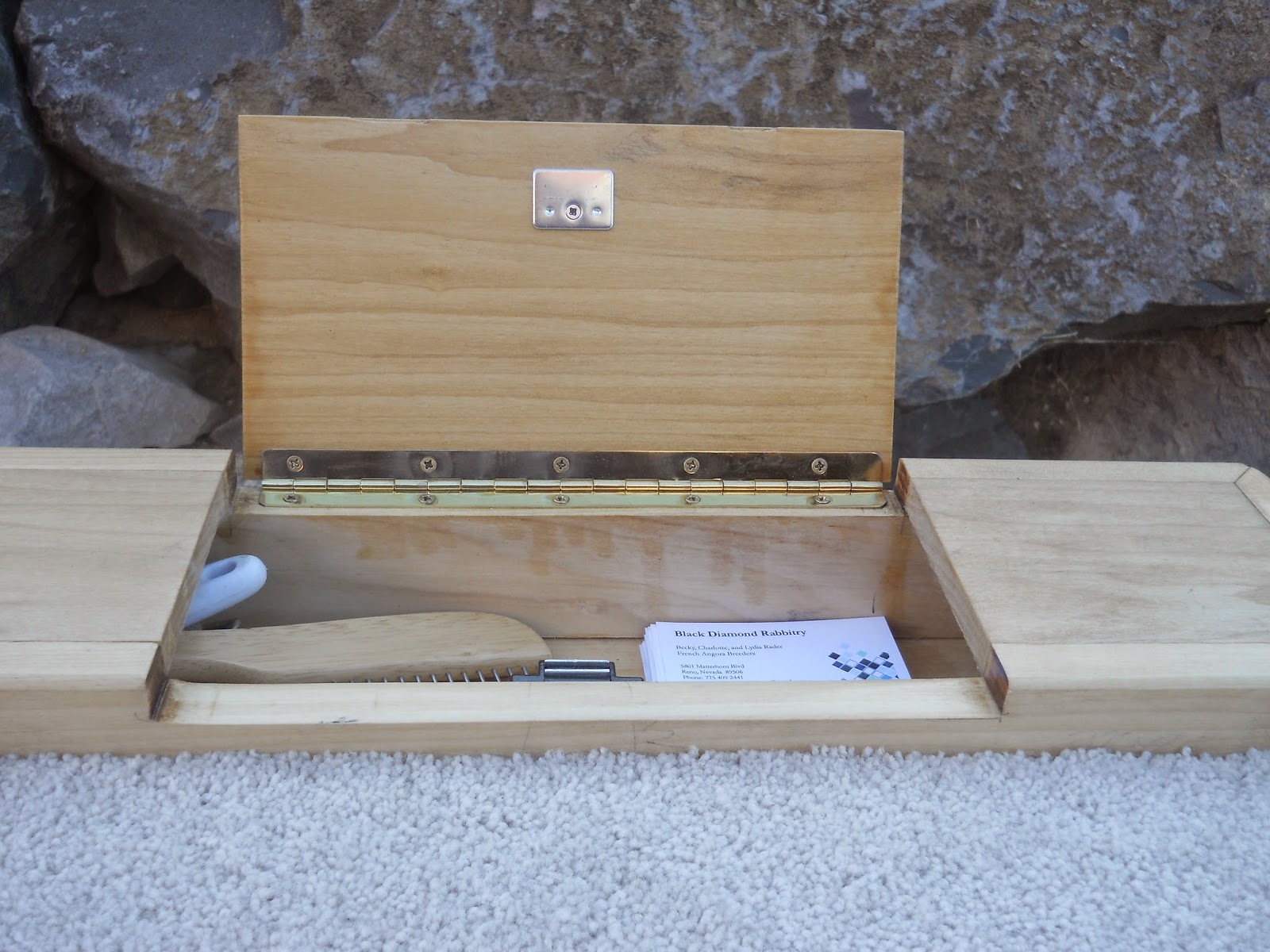 Black Diamond Rabbitry: Grooming Table