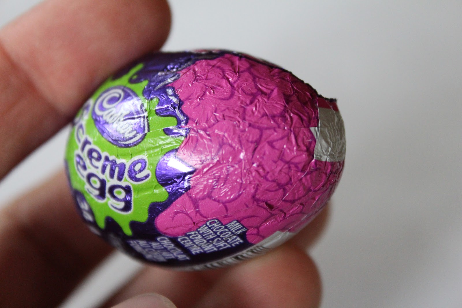 Walking The Candy Aisle: Cadbury Screme Egg review