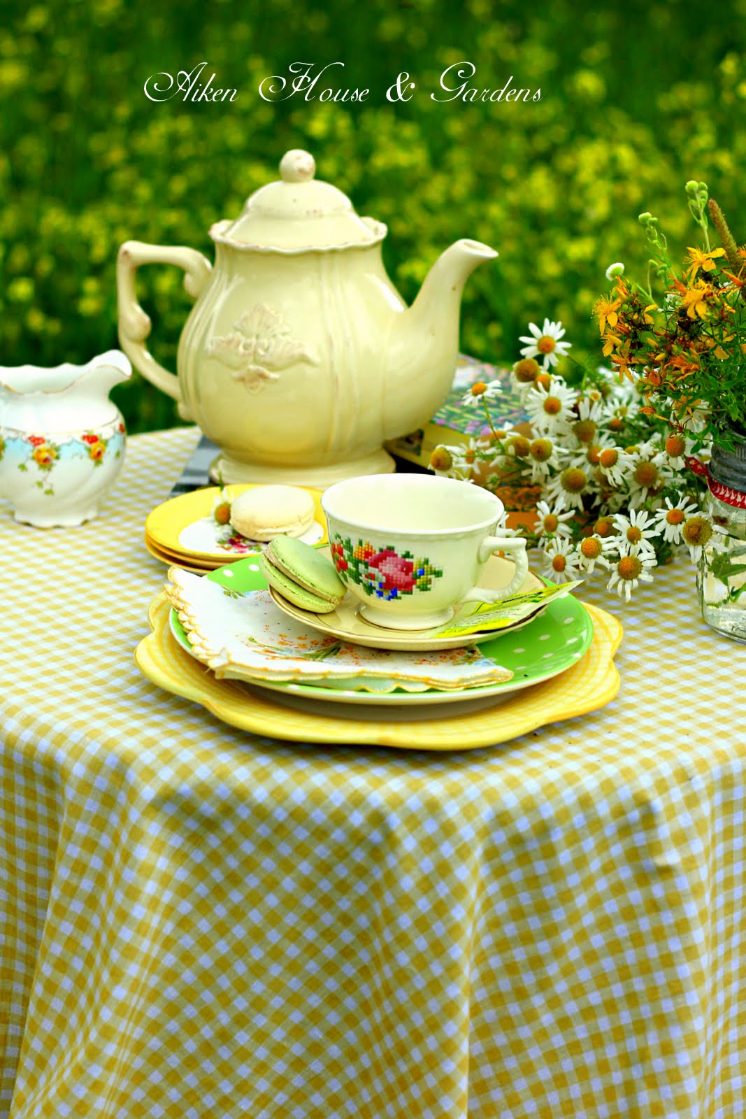 Aiken House & Gardens: Sunshine Yellow Afternoon Tea