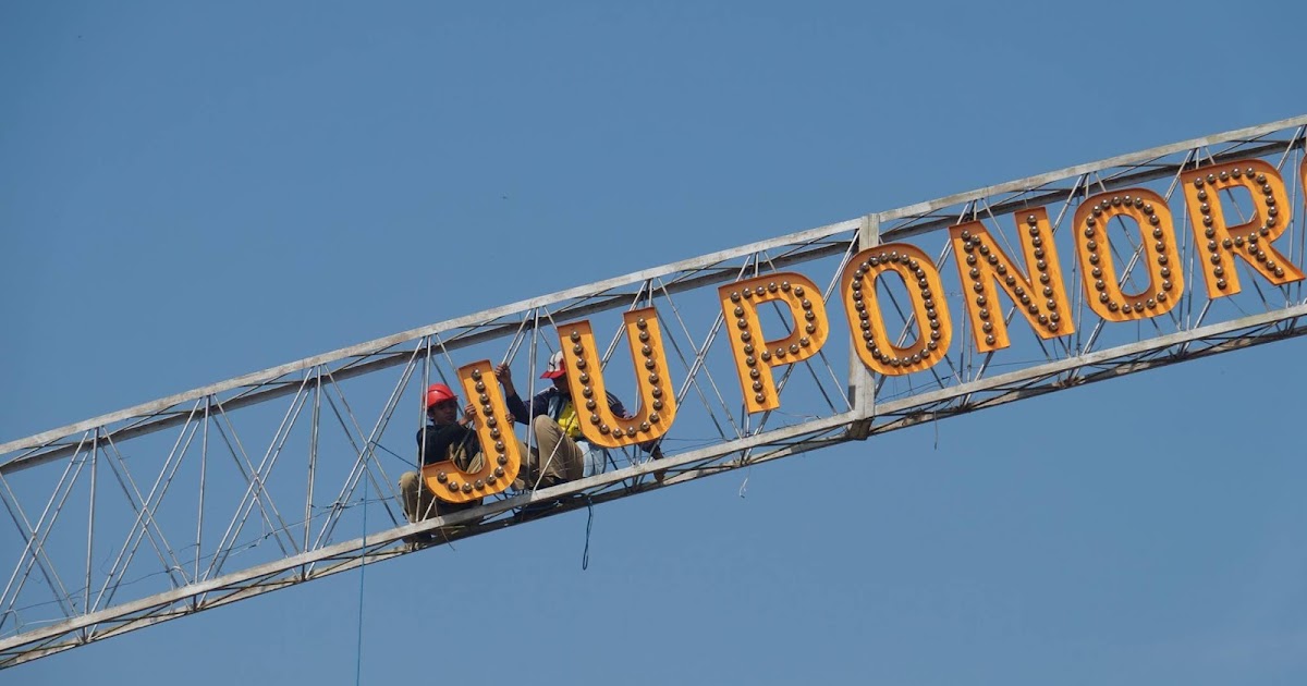 Tulisan Semboyan Kota Ponorogo Yang Baru Mulai Dipasang | Tribun Ponorogo