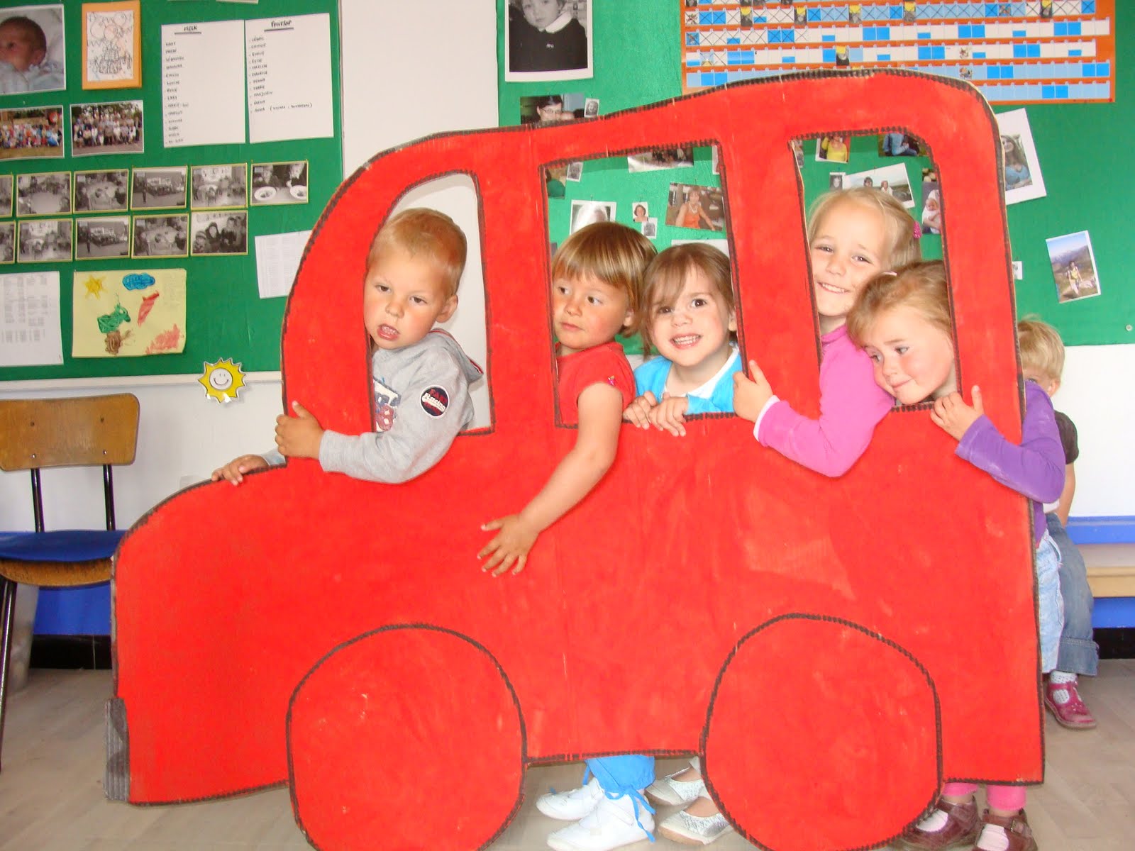 Konijntjesklas: Thema: 'Verkeer: de bus' | Vervoer thema, Knutselen ...