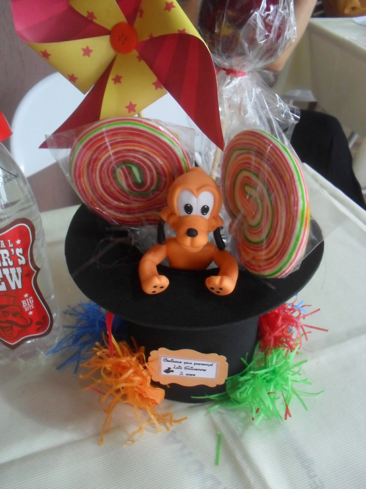 Nani e Pipe Artes - Biscuit: Centro de mesa circo do Mickey - cartola