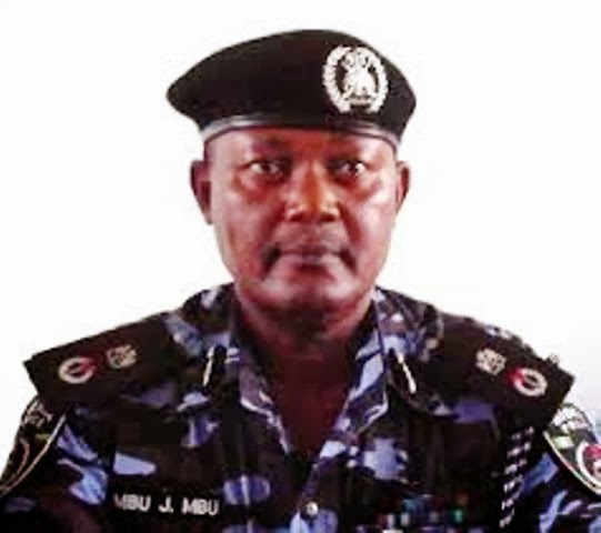 Tony Nwajei Post: POLICE OFFICERS WEEP AS MBU LEAVES PORT HARCOURT