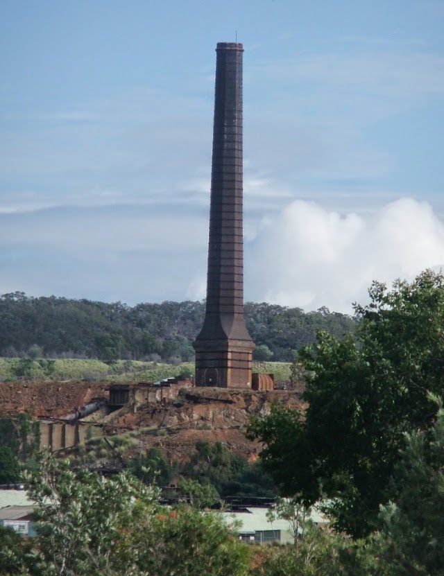 4 pedals & 4 paws: Rest day at Mount Morgan day 1