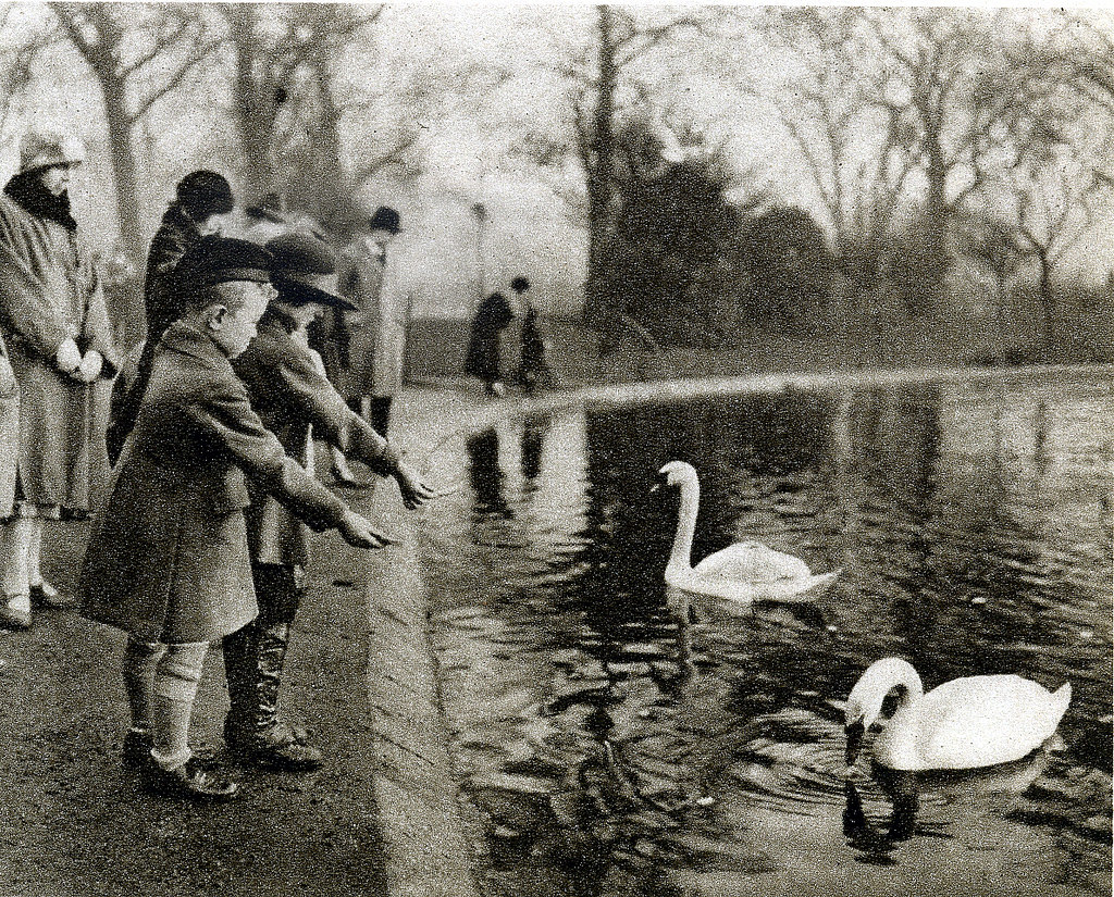 London in the 1920s: 56 Incredible Pictures Show the Face of England ...