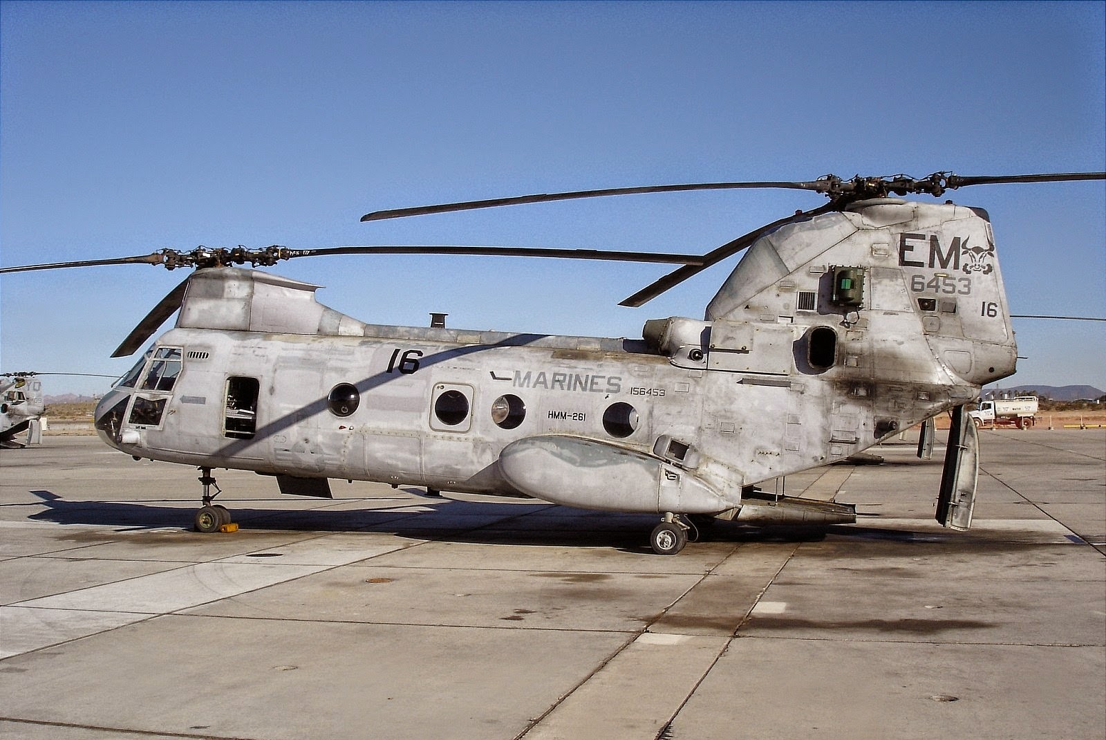 United States Naval Aircraft: CH-46E Sea Knight