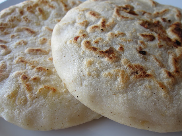 THE BIG EAT: (30) Pupusas @ Balompie Cafe