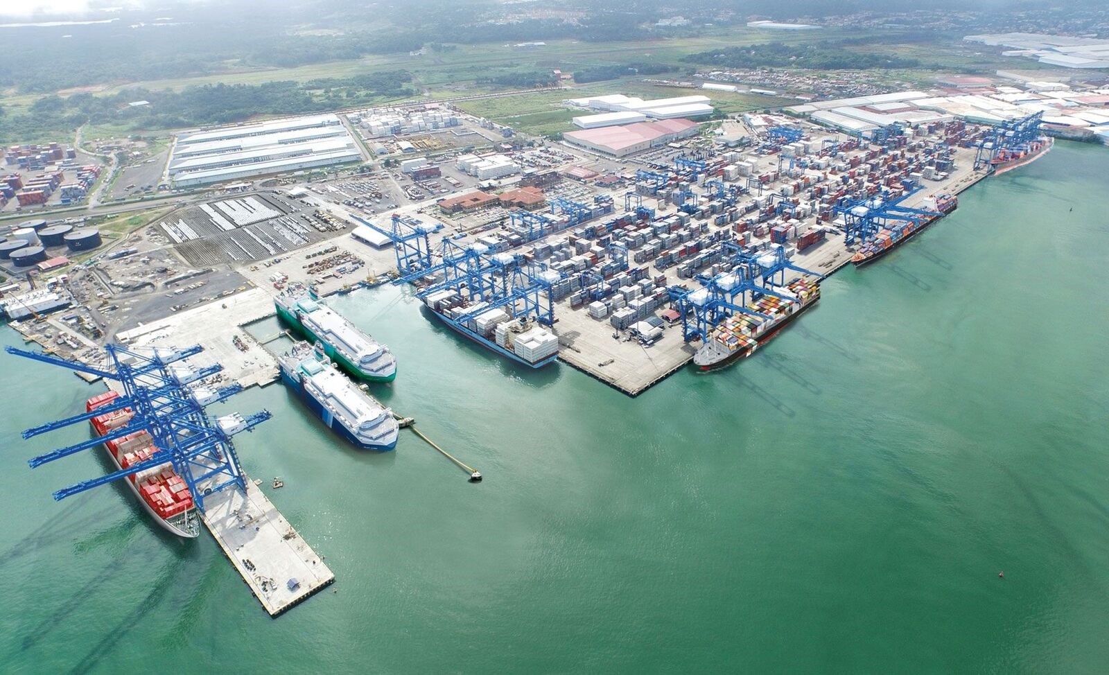 El Puerto y los Servicios Portuarios: El Puerto