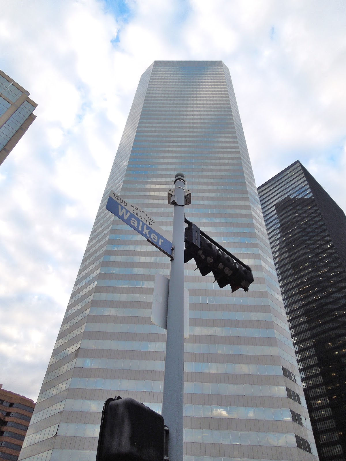 Houston in Pics: Fulbright Tower