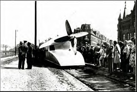 La Zona Mileurista: Schienenzeppelin (Tren Zeppelin) Rail Zeppelin.