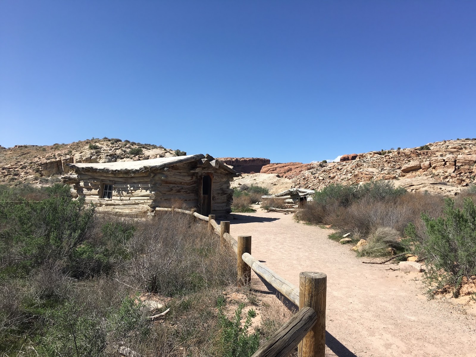 Yellow Van Travels: A Family Travel Blog: Delicate Arch Trail in Arches ...