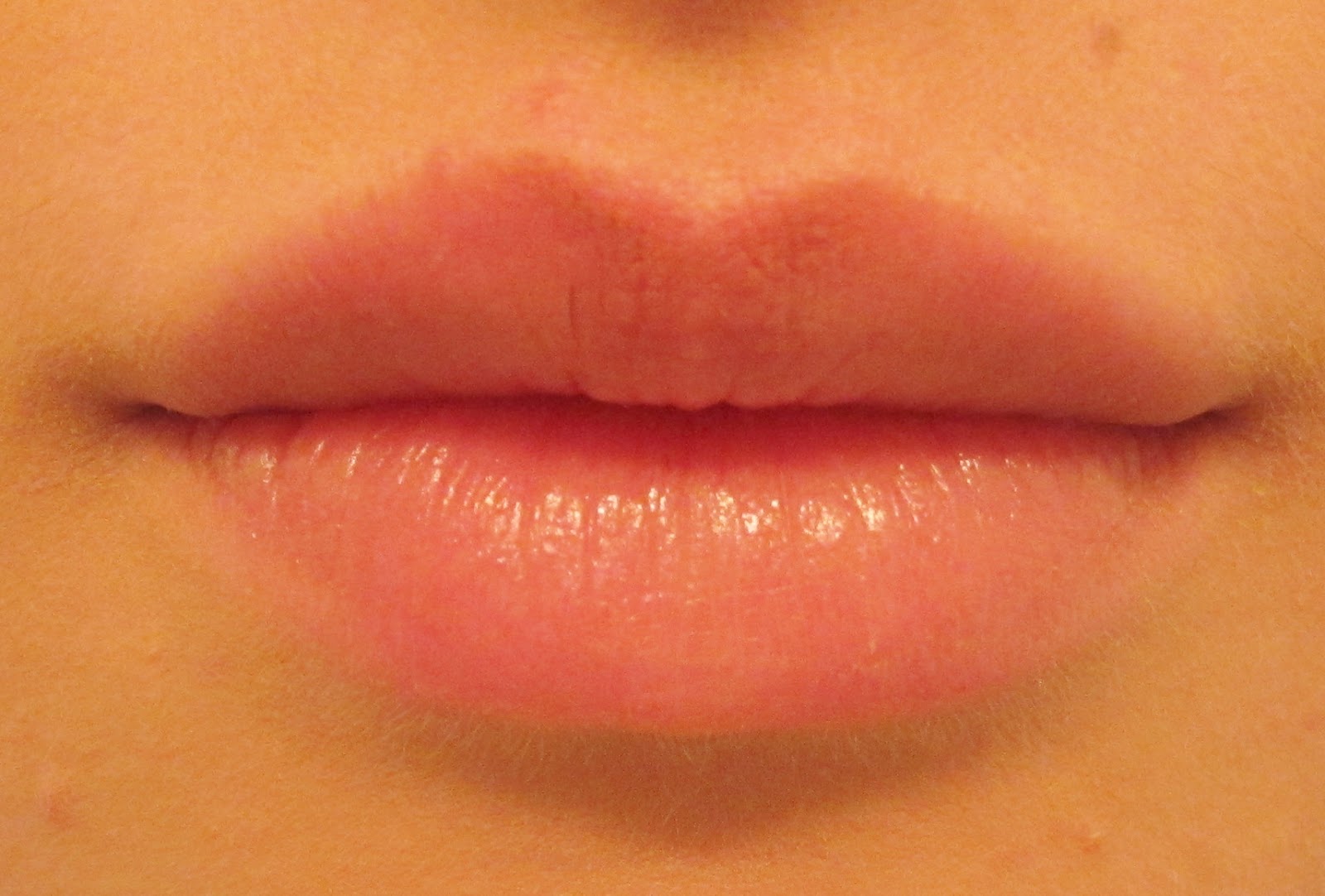 Living off samples: HOW TO: GET FULL LOOKING LIPS