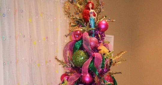 Disney Princess Christmas Tree! | Christmas on The Way