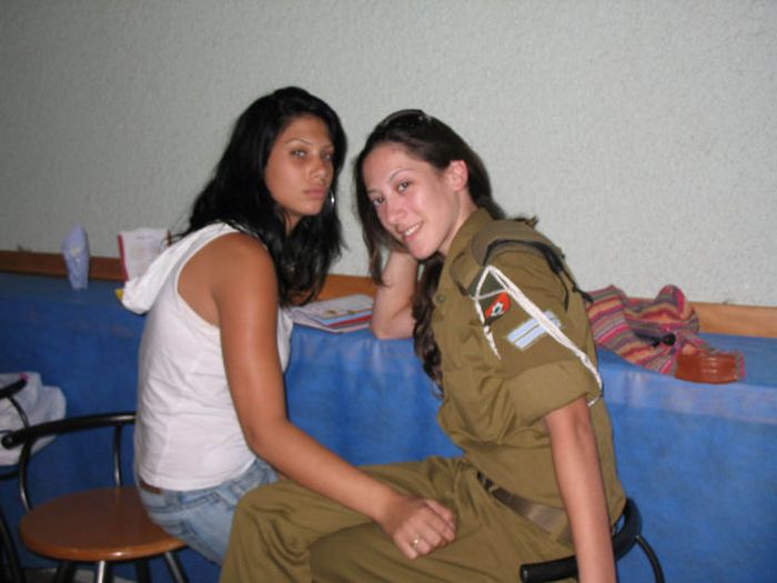 enjoy: Cute girl Israeli Army (66 photos)