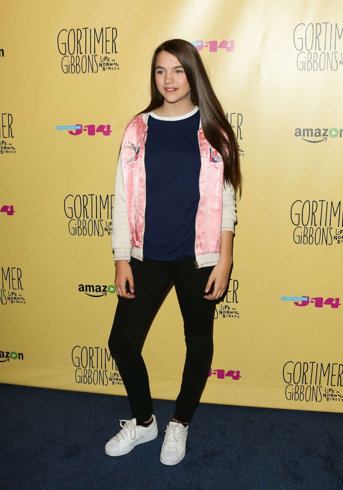 Starlet Arcade: Chloe East