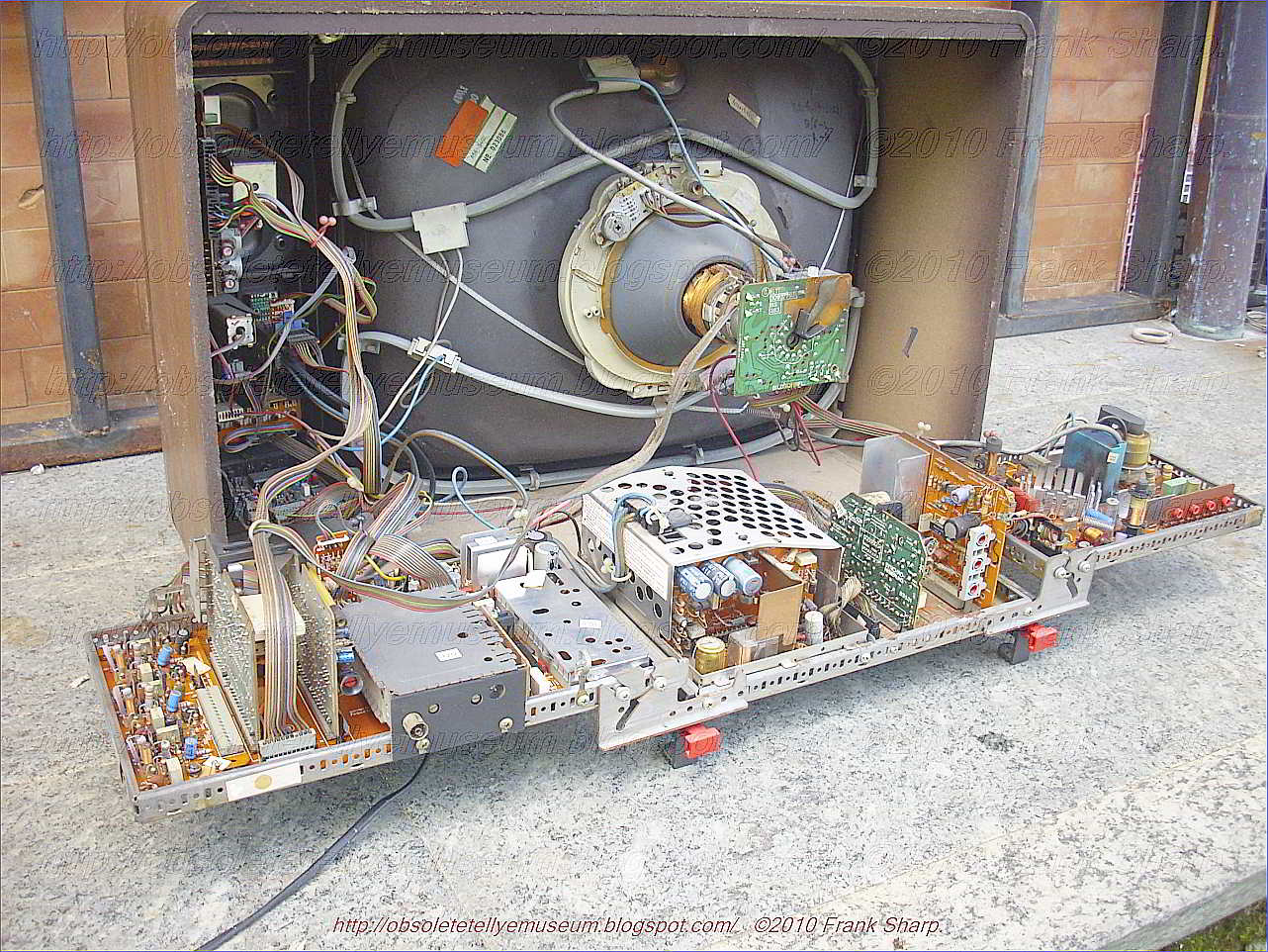 Obsolete Technology Tellye !: TELEFUNKEN PALCOLOR 6818 SUPERCONTROL ...