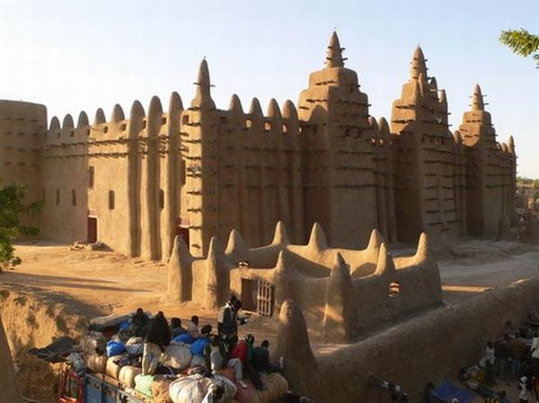 Pix n Pix.: The Largest Structure Made of Clay