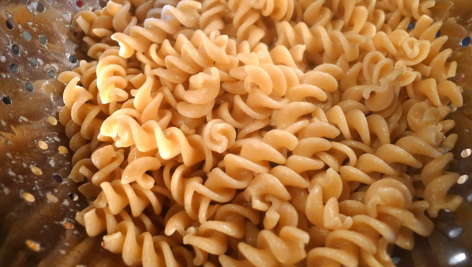 newFOOD tuesdayz: Creamy Sun Dried Tomato Rotini