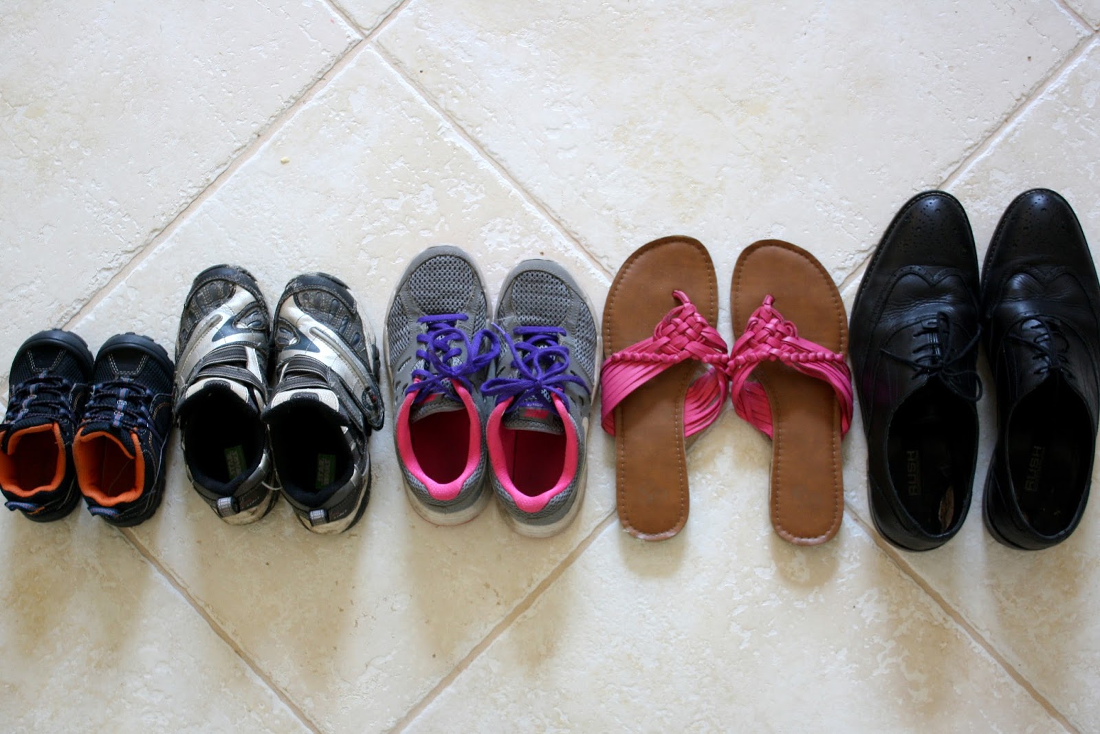 Early language skills through play.......: Matching and sorting.....