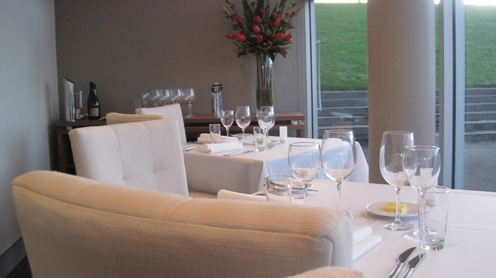 The Eating Place: Waters Edge Restaurant