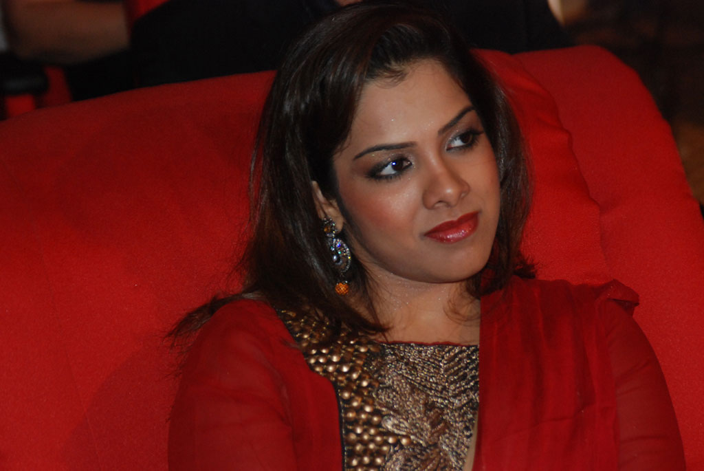 Actress Sandhya Hot Performance at Tamil Women Entertainers Awards ...