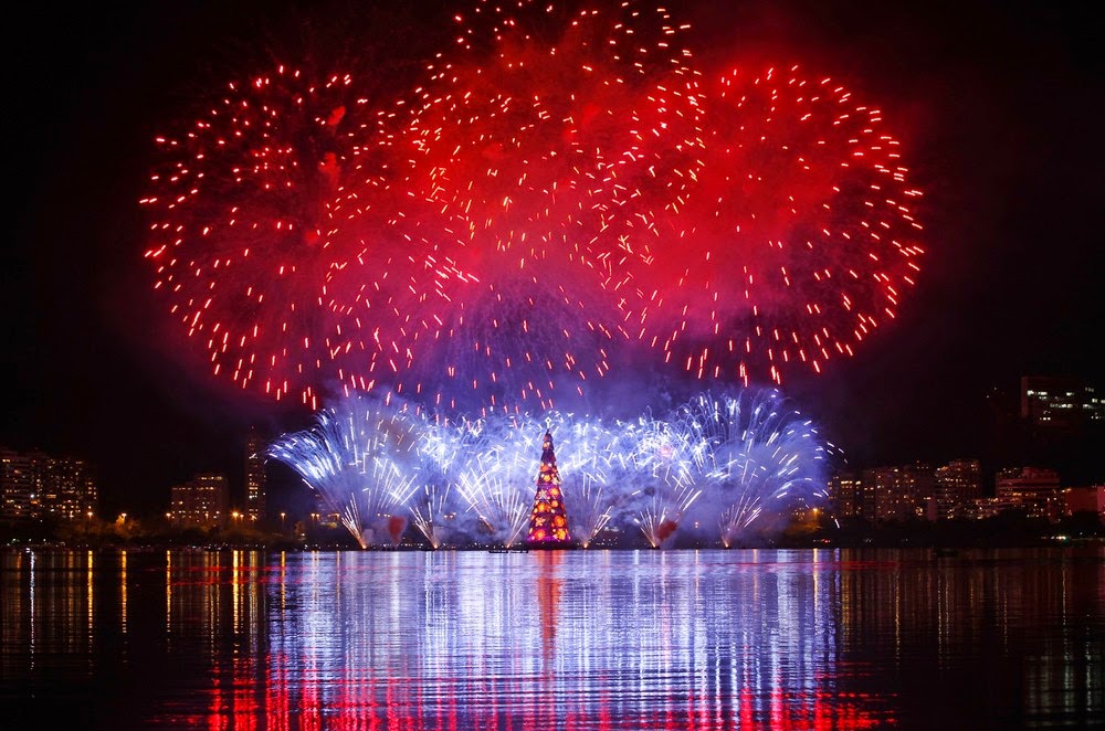 strange spots: And it's Floating!