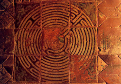 El Camino de la Oca: Labyrinth is not a Maze...*