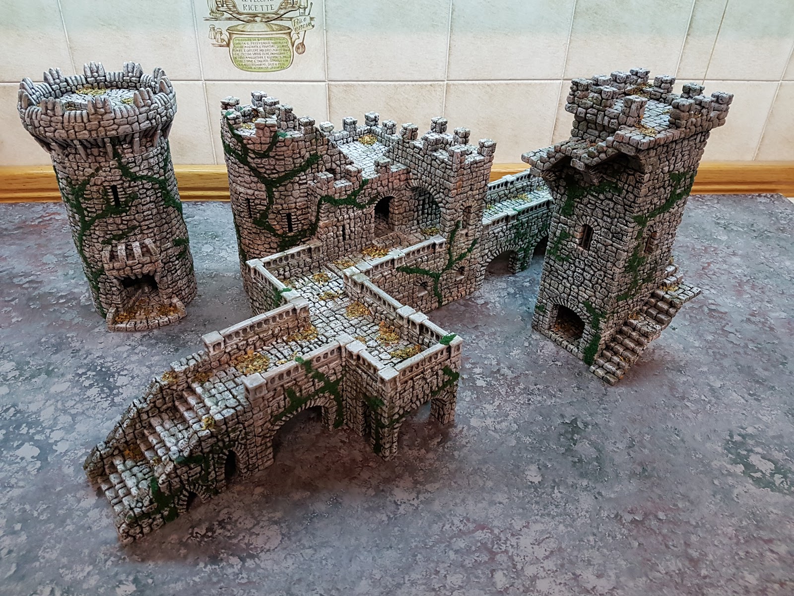 Yith's Wargaming Blog: Hirst Arts Walkway Building. Complete!