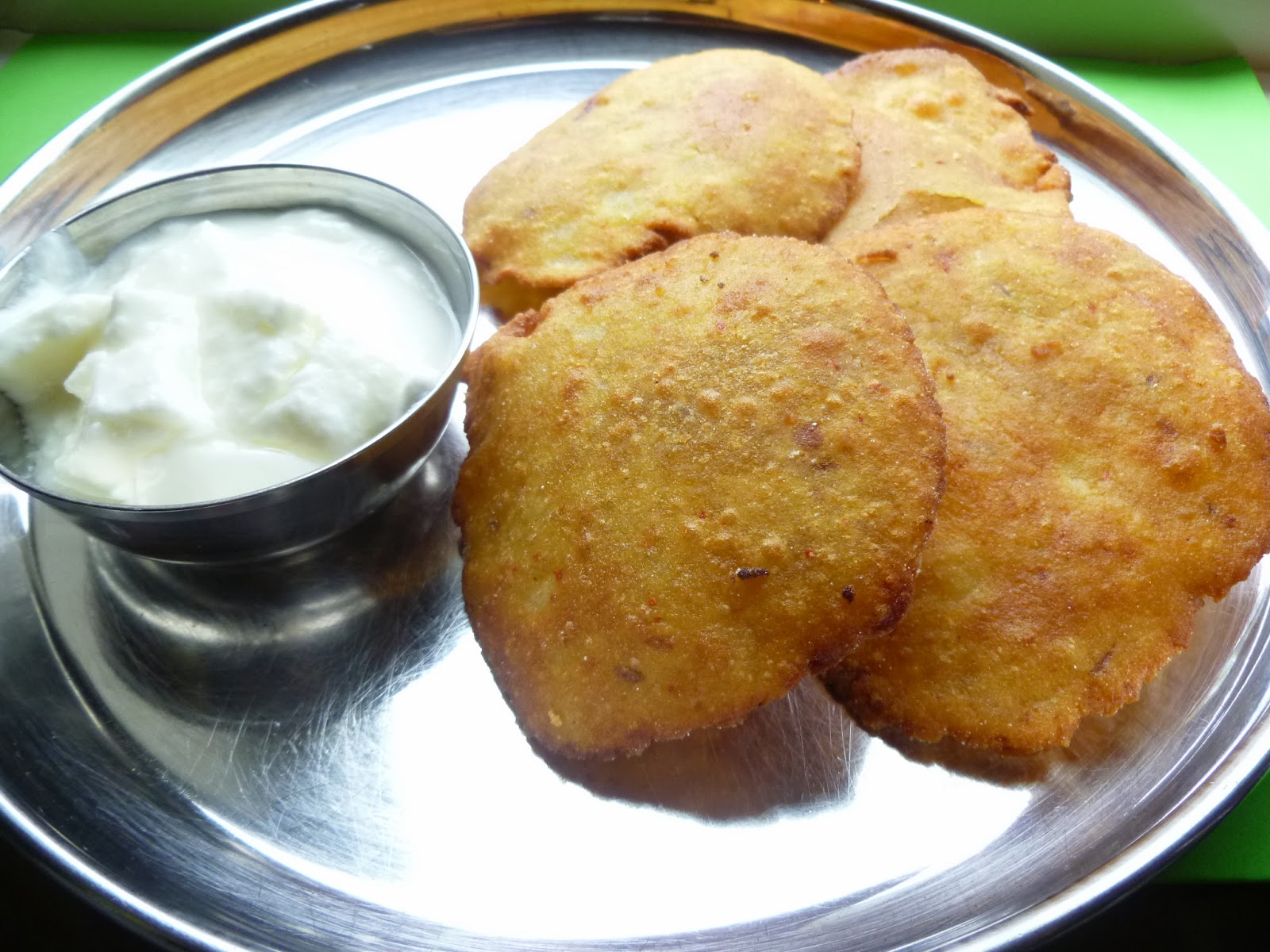 Nisha's Kitchen: Rajgira Poori /Amaranth Flour Poori