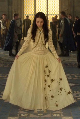 Things We Love: Reign on the CW – Entangled Teen