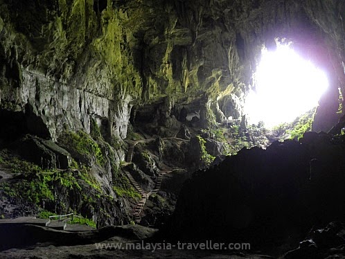 Borneo Island, Awaken To A Different World: Fairy Caves, Bau, Sarawak