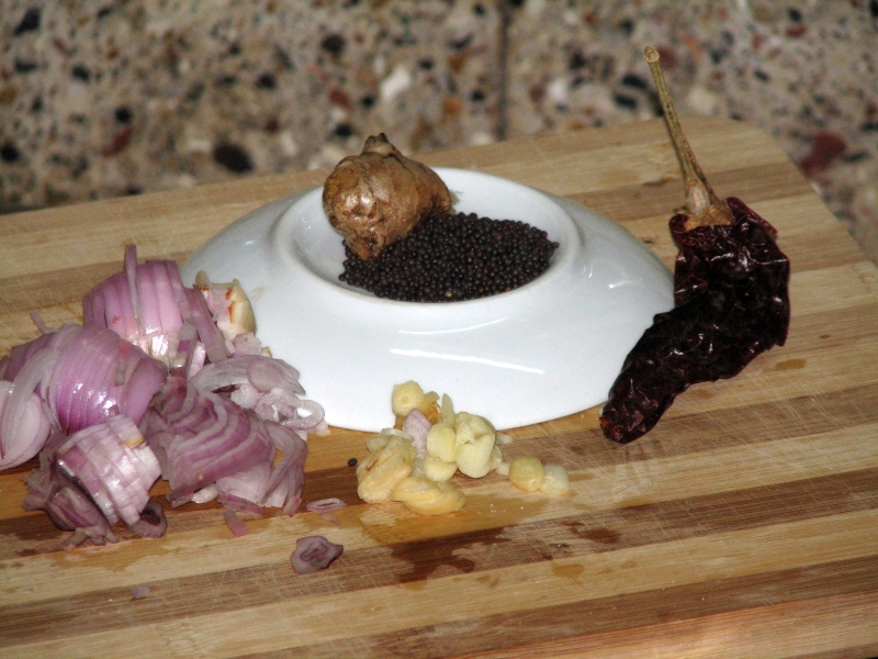 Food!: চিচিন্গায়ের তরকারী (Chichingay-er Torkari) or Snake Gourd Curry