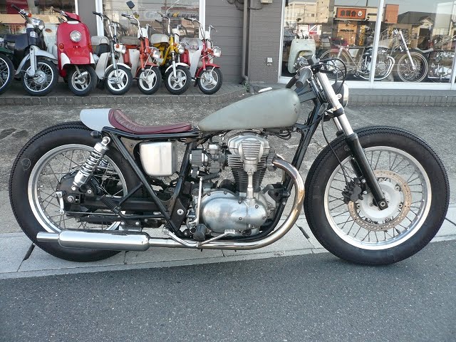Angeland Thrills: Kawasaki W650 Bobber by Gravel Crew