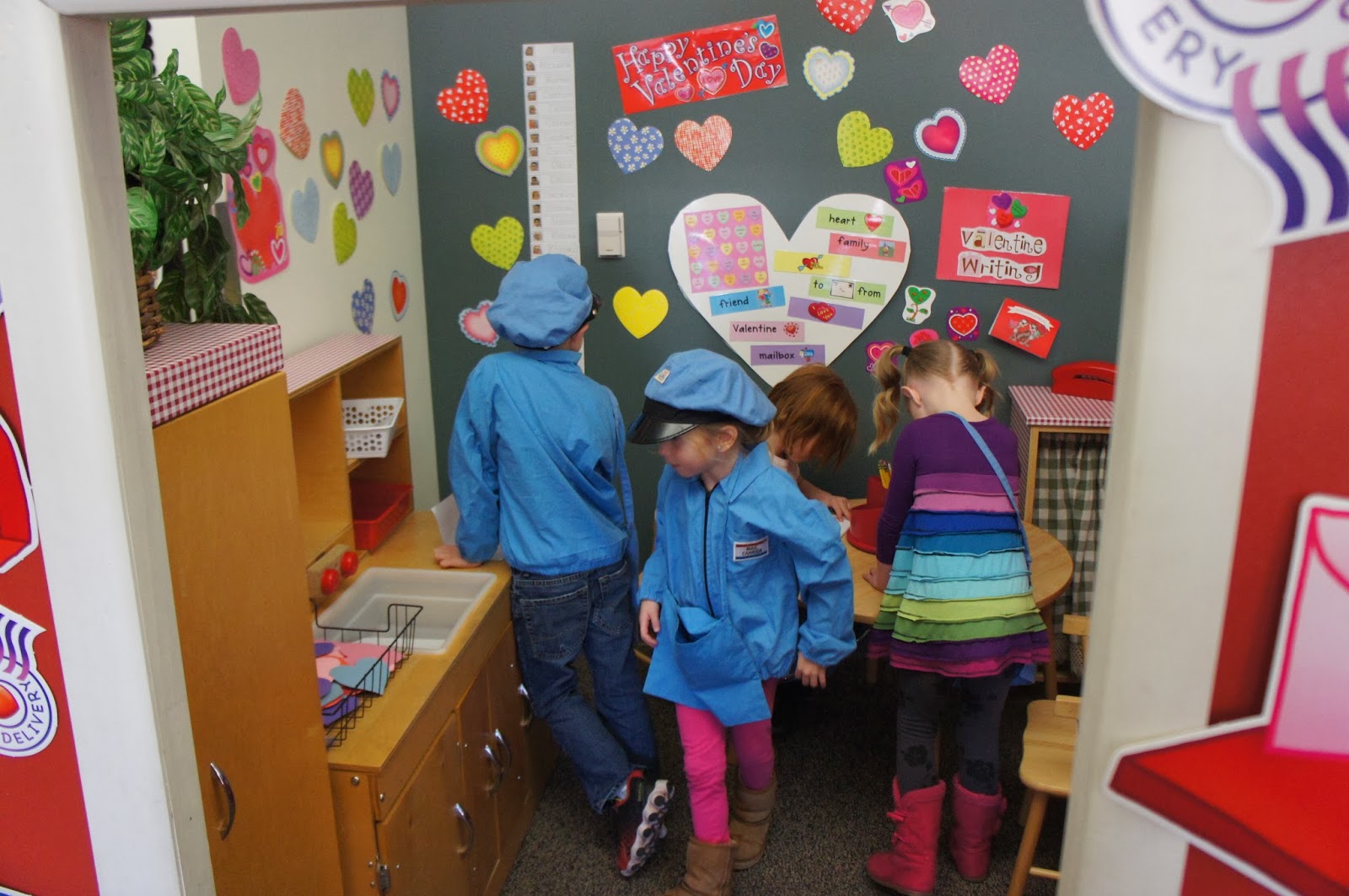 Kindergarten Kiosk: Valentines Dramatic Play and Writing